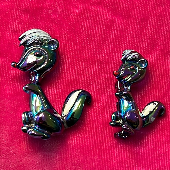 Vintage | Jewelry | 2 Vintage Kitsch Anthropomorphic Iridescent ...